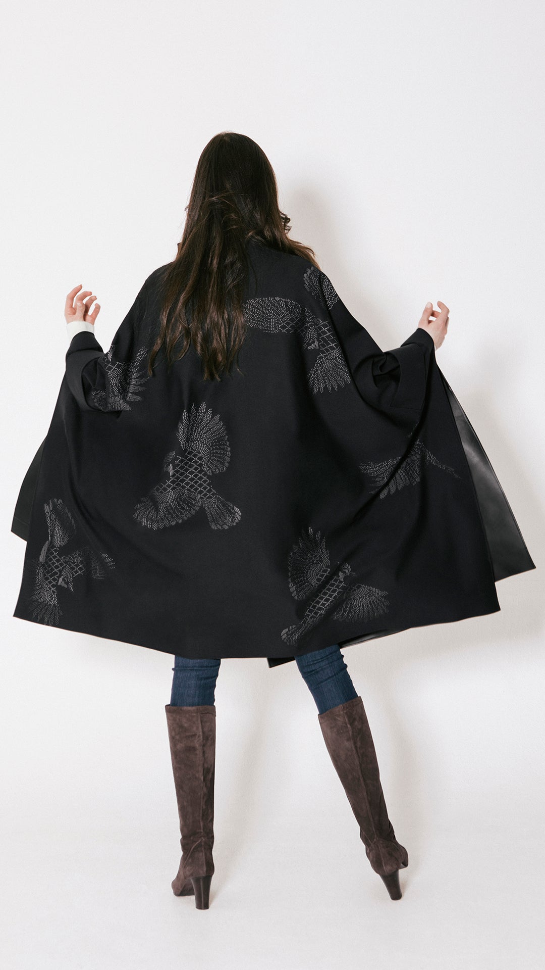 The Artiste - Women's Designer Rain Cape with Bow Closure by Cape de Coeur